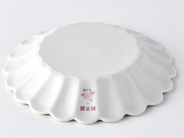 Chrysanthemum-Shaped Plate with Japanese Motifs – Japanese cookware ...