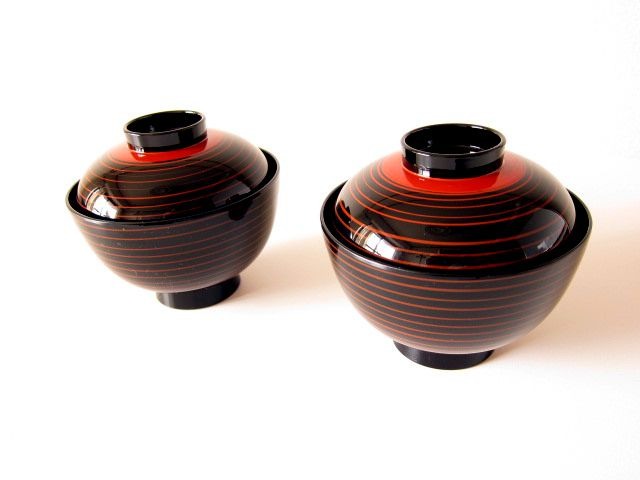 Black and red Japanese bowls with lids – Japanese cookware online store