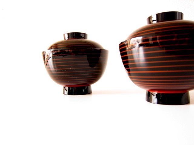Black and red Japanese bowls with lids – Japanese cookware online store